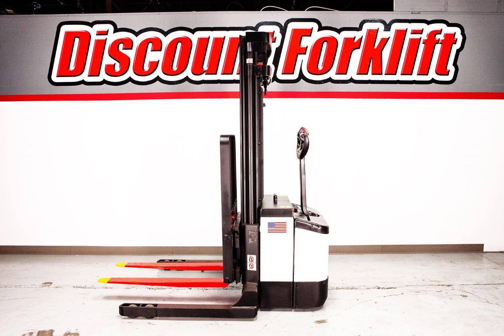 2003 Electric Crown WS2000-40 Electric Walkie Straddle Stacker