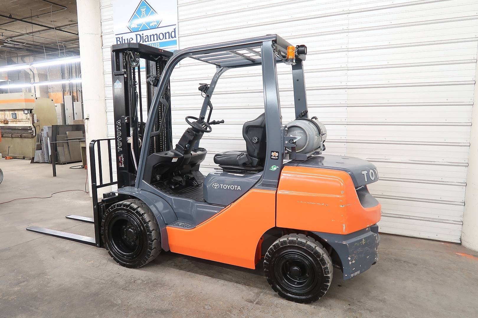 2016 LP Gas Toyota 8FGU30 Pneumatic Tire 4 Wheel Sit Down