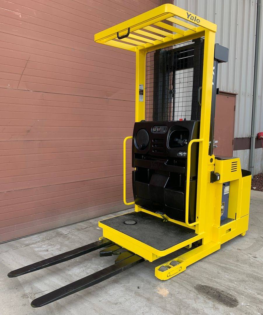 2008 Electric Yale OS030ECN24TE089 Electric Stand Up End Control (Docker)