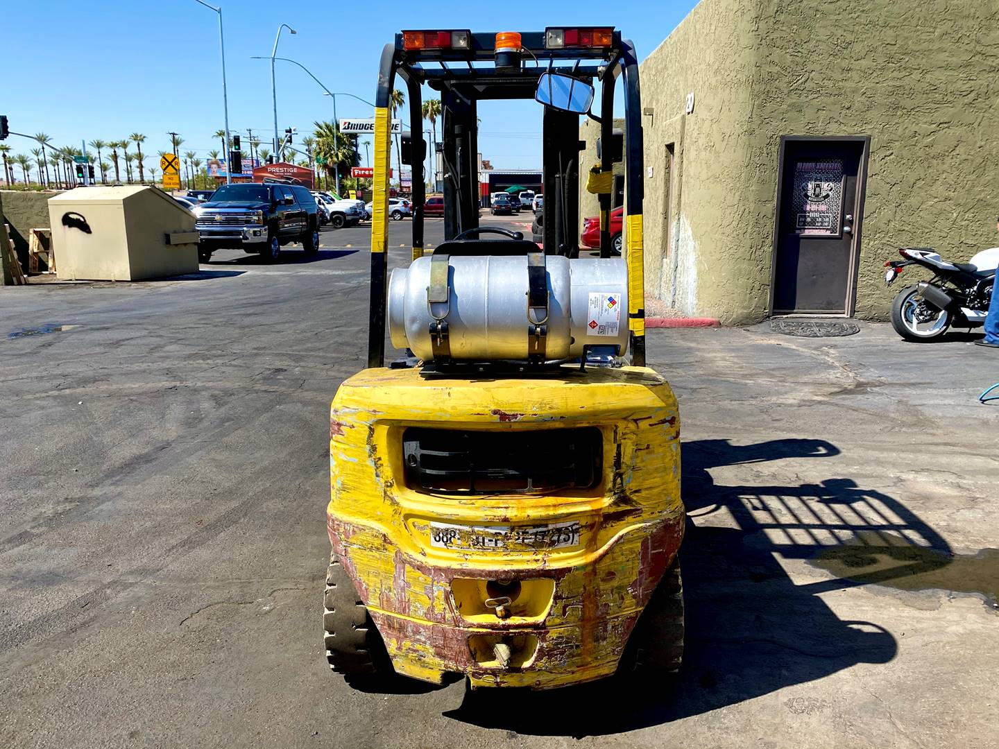 2013 LP Gas Yale UT25P Utilev Pneumatic Tire 4 Wheel Sit Down