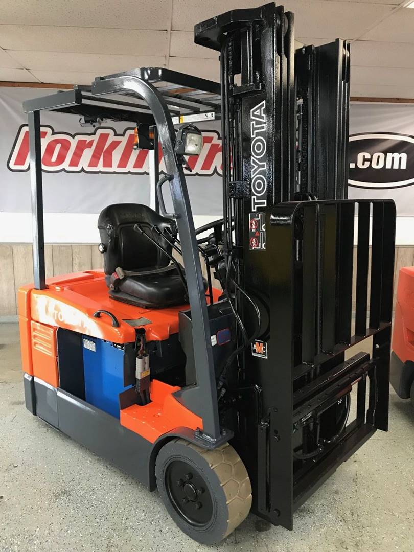 2005 Electric Toyota 7FBEU18 Electric 3 Wheel Sit Down