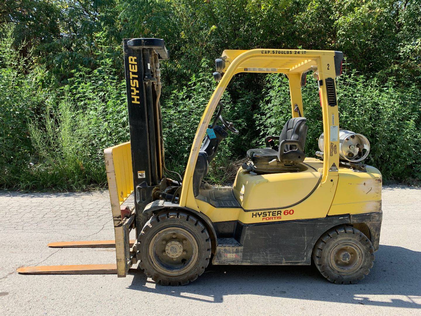2012 LP Gas Hyster H60FT Pneumatic Tire 4 Wheel Sit Down