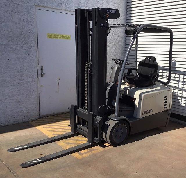 2016 Crown SC5225-35 Electric 3 Wheel Sit Down