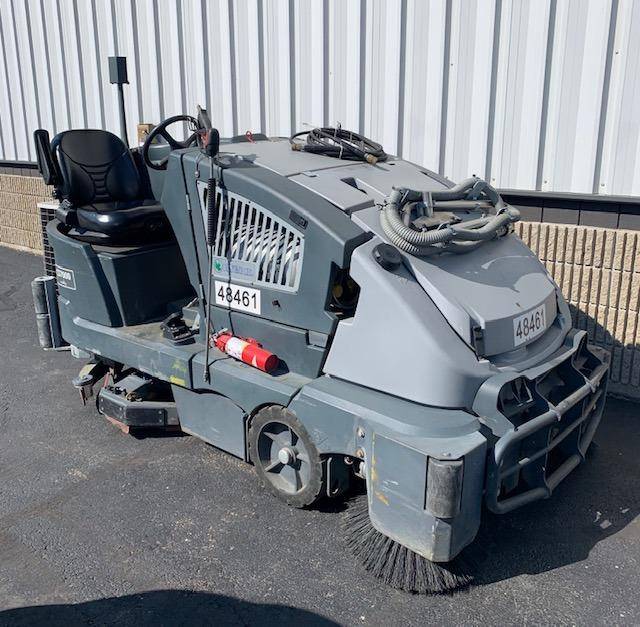 2015 Advance CS7000 Rider Sweeper/Scrubbers