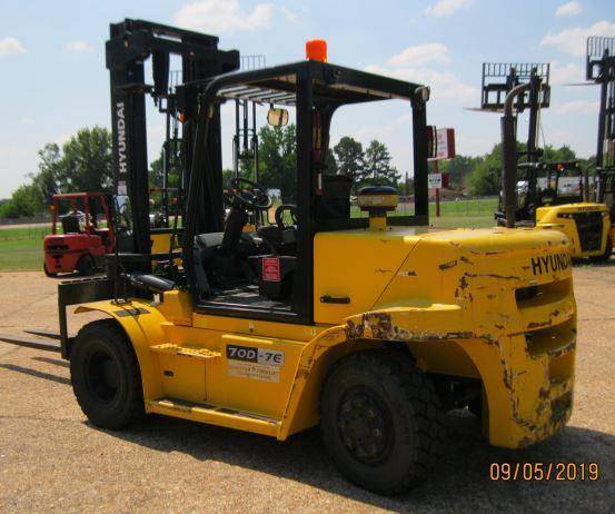 2012 Diesel Hyundai 70D-7E Pneumatic Tire 4 Wheel Sit Down