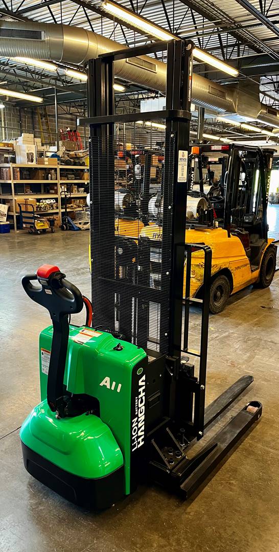 Electric Electric Walkie Straddle Stacker | Eliftruck