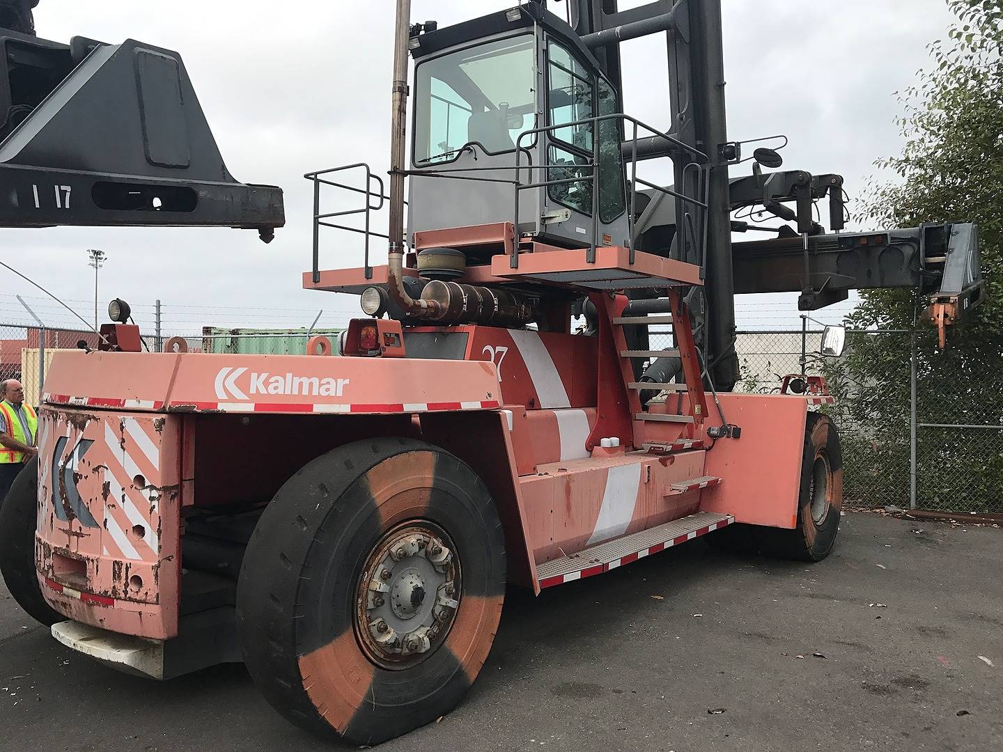 2004 Diesel Kalmar DCD450-CSG Container Handlers (Loaded/Empty)