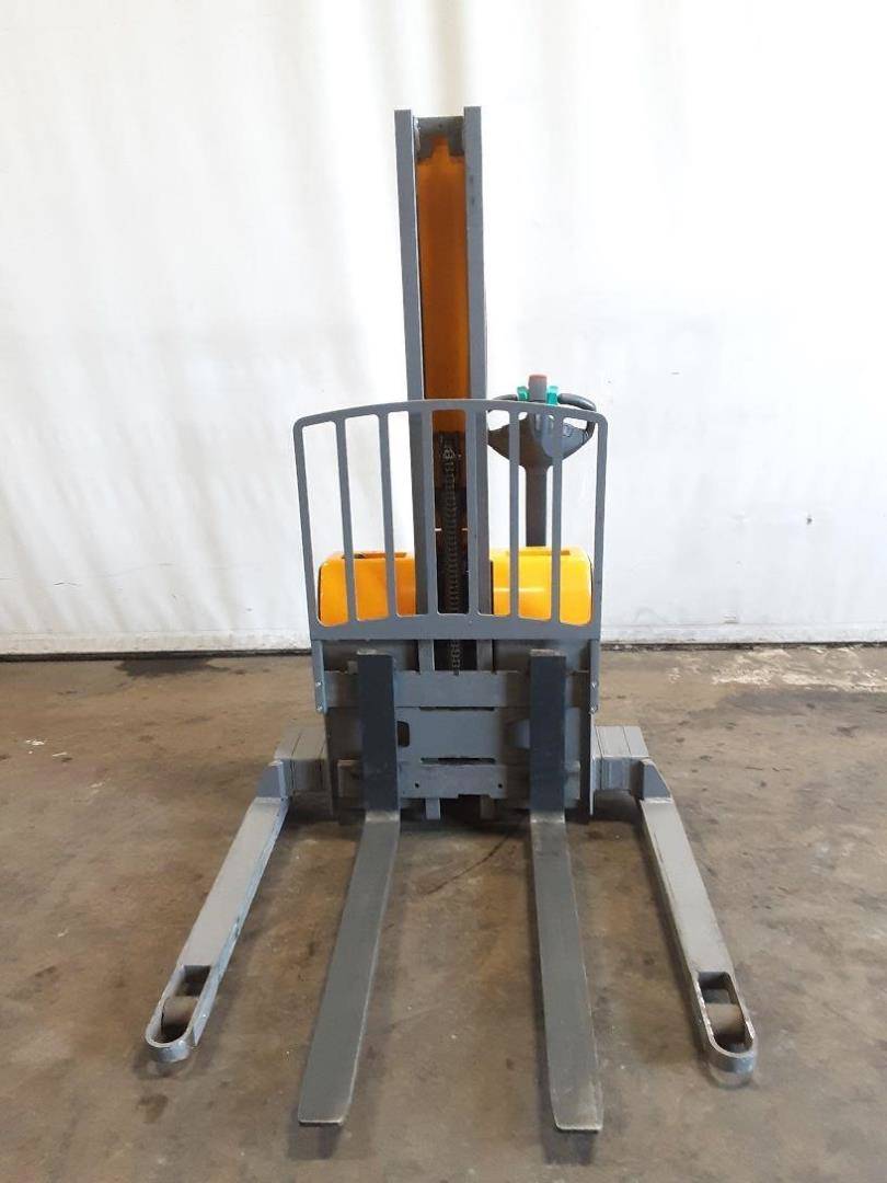 2017 Electric Jungheinrich EMCB10 Electric Walkie Straddle Stacker