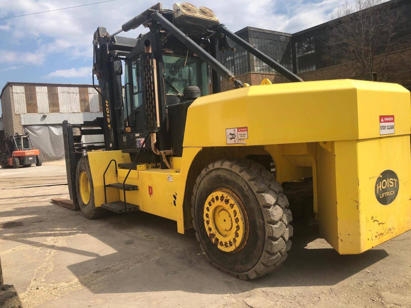 2014 Diesel Hoist Liftruck P550 Pneumatic Tire 4 Wheel Sit Down