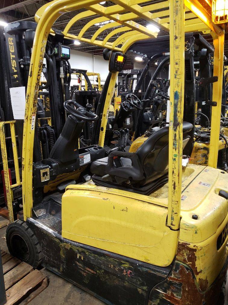 2013 Electric Hyster J40XNT Electric 3 Wheel Sit Down