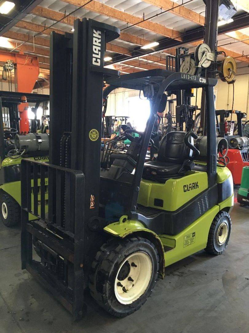 2014 Diesel Clark C40D Pneumatic Tire 4 Wheel Sit Down