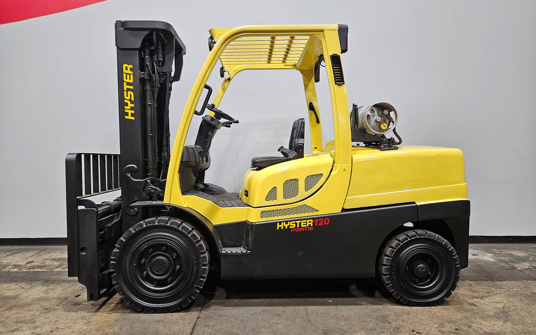 2018 Hyster Pneumatic Tire 4 Wheel Sit Down | Eliftruck
