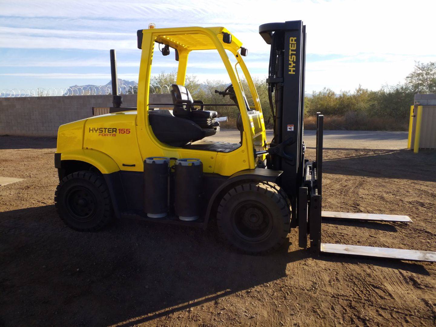 2014 LP Gas Hyster H155FT Pneumatic Tire 4 Wheel Sit Down