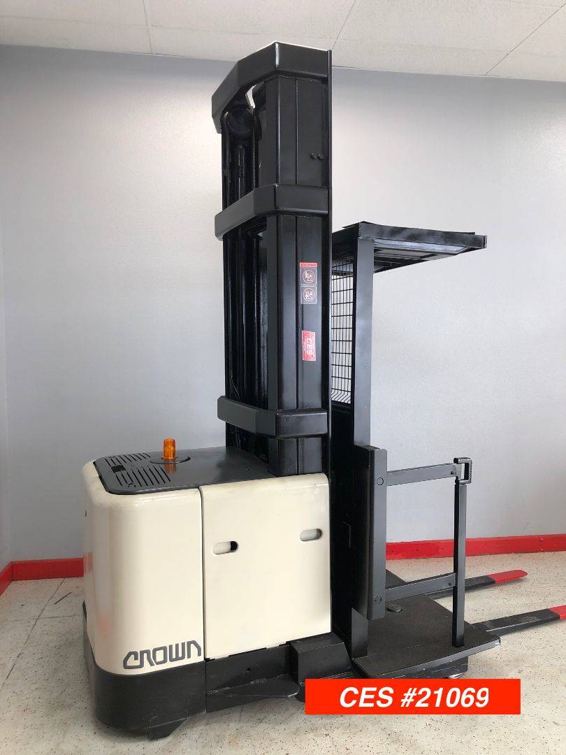 Electric Crown SP3000 Electric Order Picker