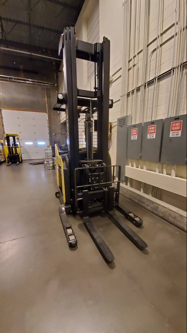 2018 Electric Hyster N35ZDR2-21.5 Electric Narrow Aisle Double Reach