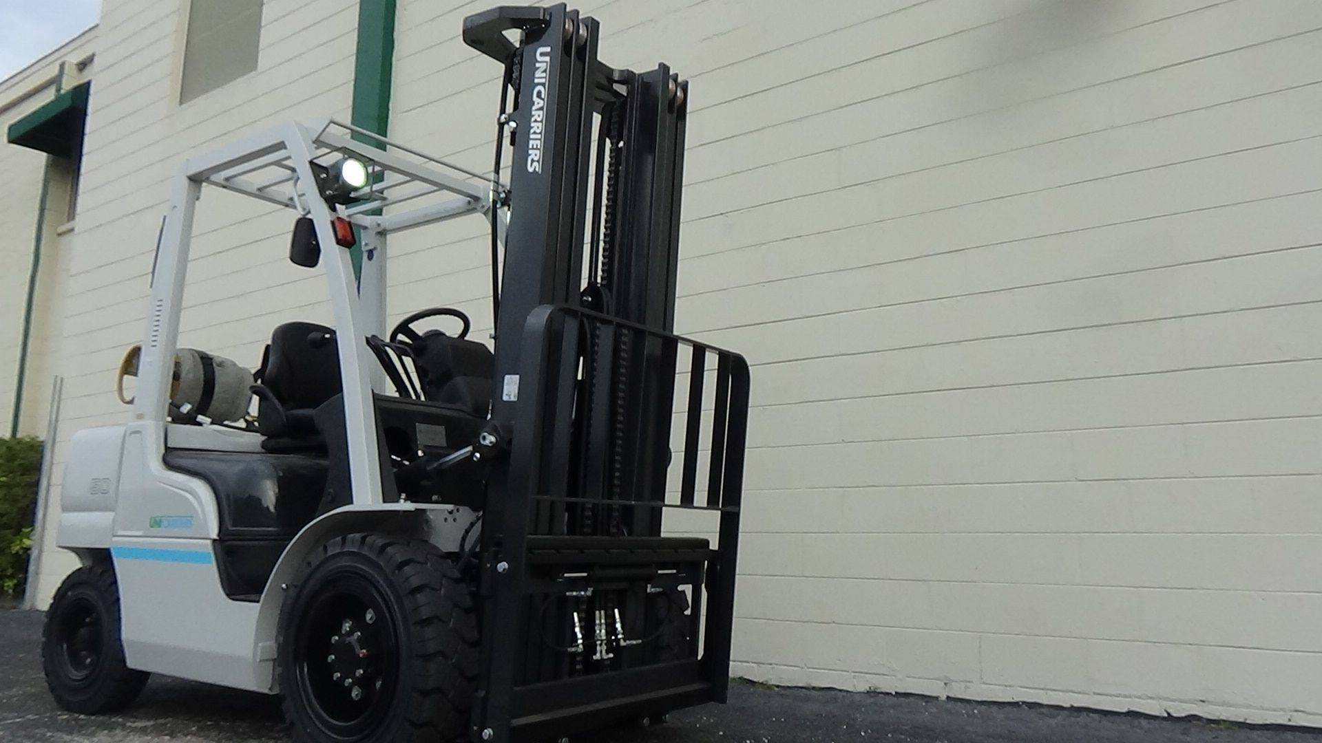 LP Gas Unicarriers PF60 Pneumatic Tire 4 Wheel Sit Down