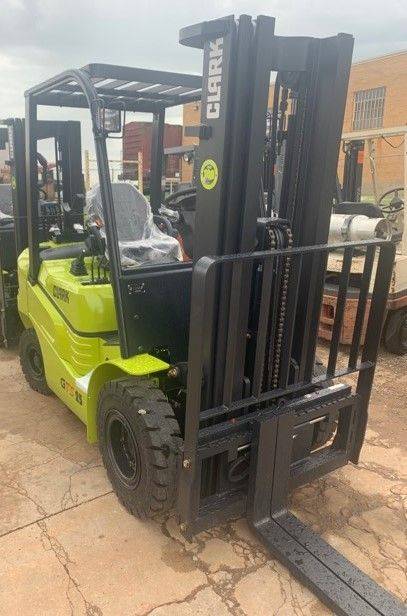 2019 LP Gas Clark GTS25 Pneumatic Tire 4 Wheel Sit Down