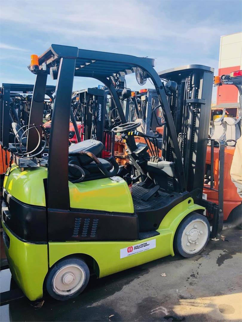 2012 LP Gas Clark C25L Pneumatic Tire 4 Wheel Sit Down