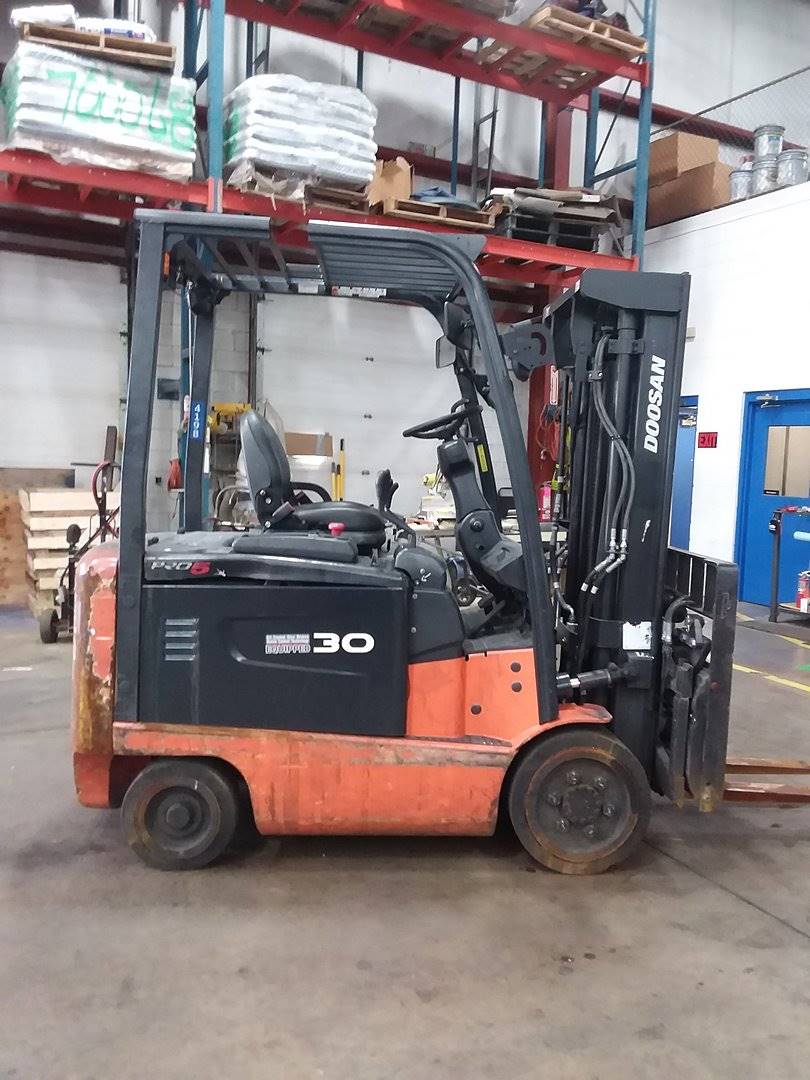 2014 Electric Doosan BC30S-5 Electric 4 Wheel Sit Down