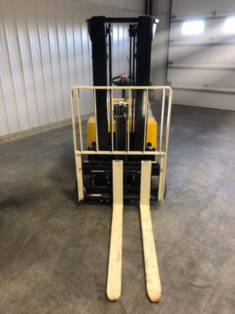 2018 Electric Yale Pallet Stackers MCW040-E Electric Walkie ...