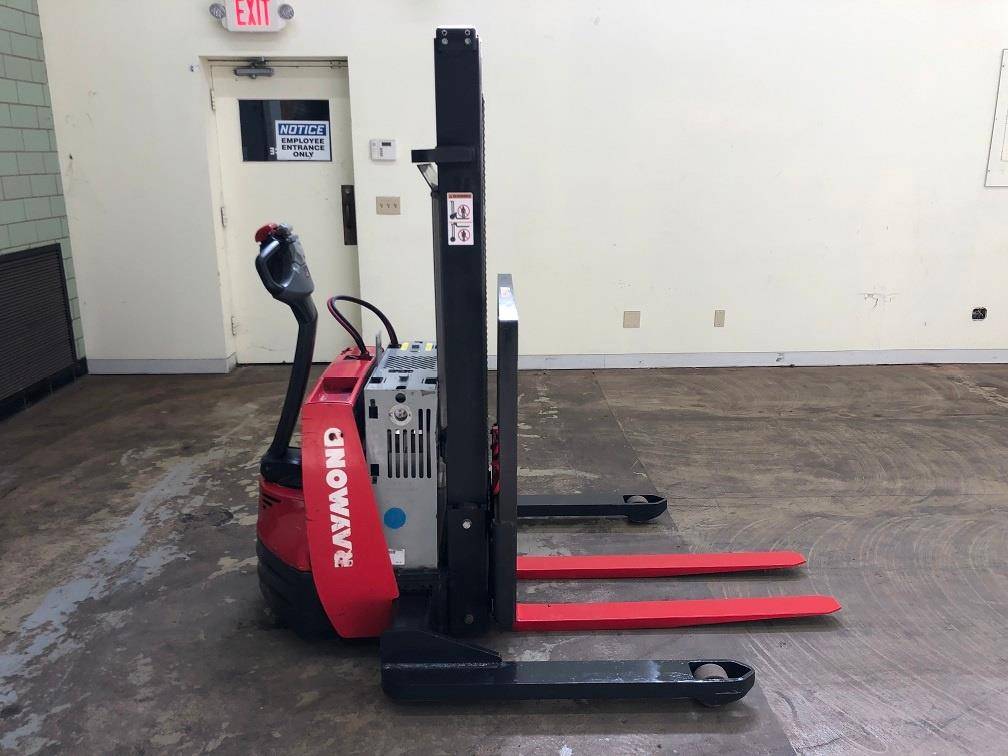 2007 Electric Raymond RAS25 Electric Walkie Straddle Stacker