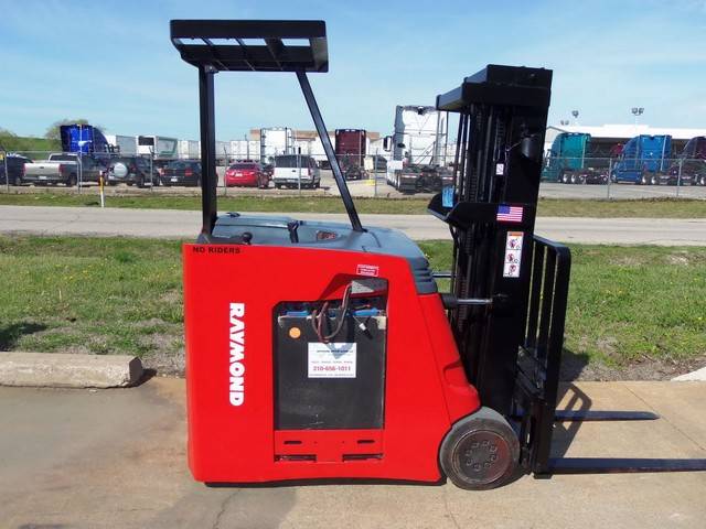 2000 Electric Raymond R40-C40TT Electric Stand Up End Control (Docker)
