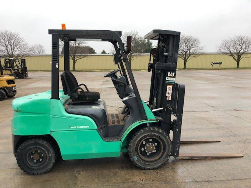 2016 Diesel Mitsubishi FD30N Pneumatic Tire 4 Wheel Sit Down