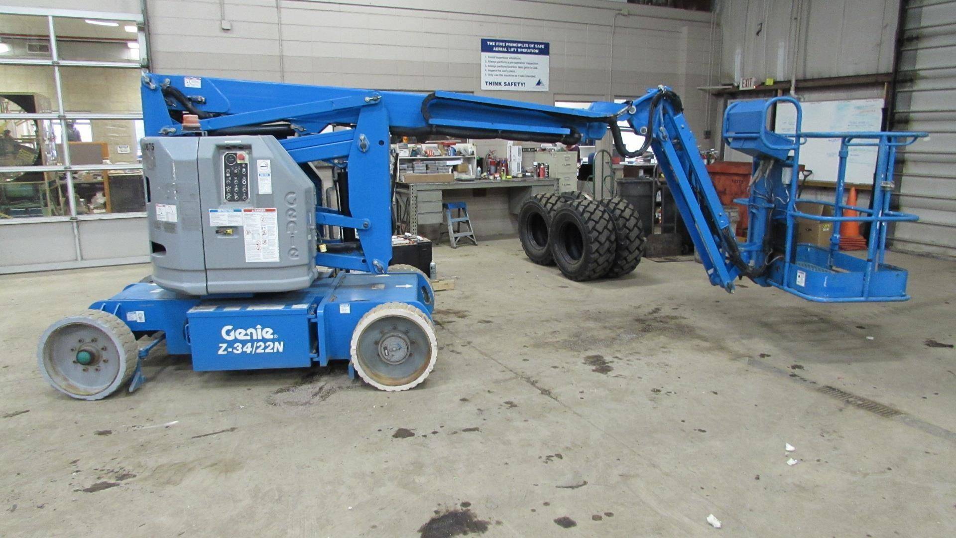 2011 Electric Genie Z34/22N Articulated Boom