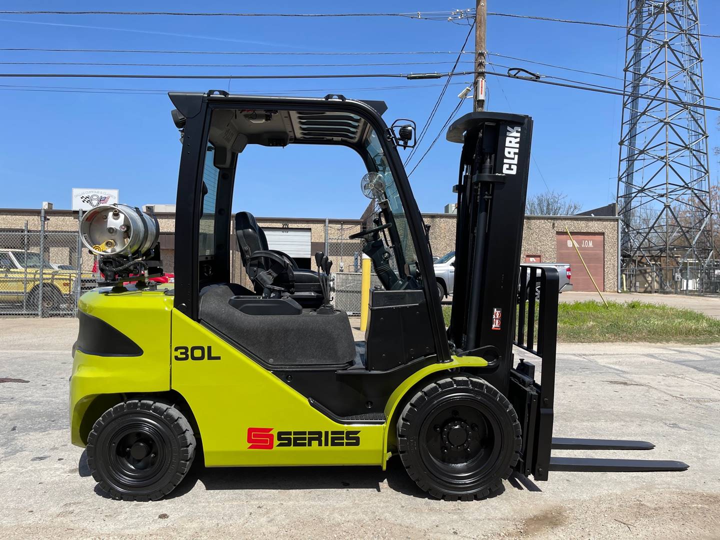 2018 LP Gas Clark S30L Pneumatic Tire 4 Wheel Sit Down