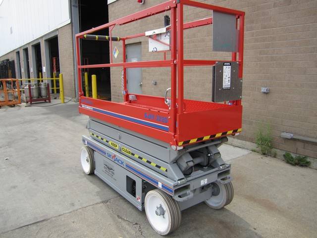 2011 Electric Skyjack SJIII 3220 Slab