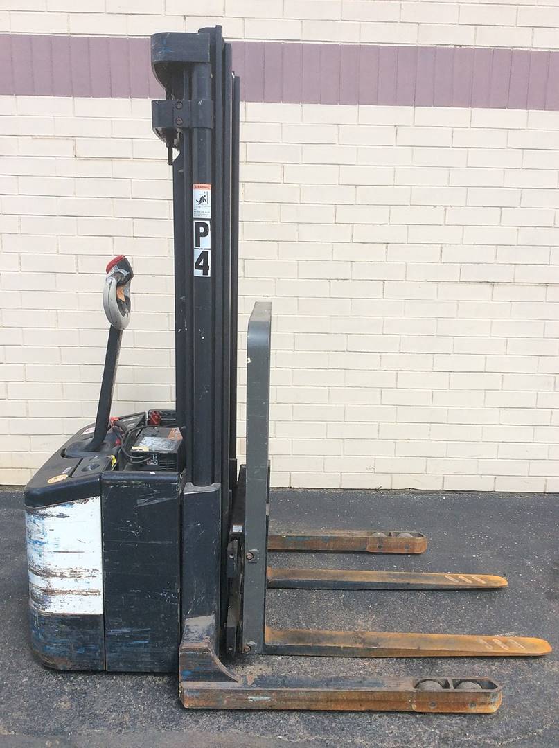 2000 Electric Crown WS2300-40 Electric Walkie Straddle Stacker