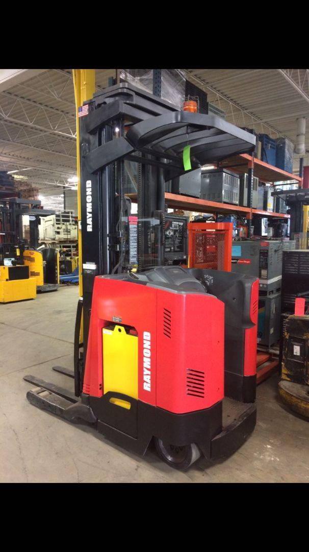 Electric Raymond 740 R45TT Electric Narrow Aisle Single Reach