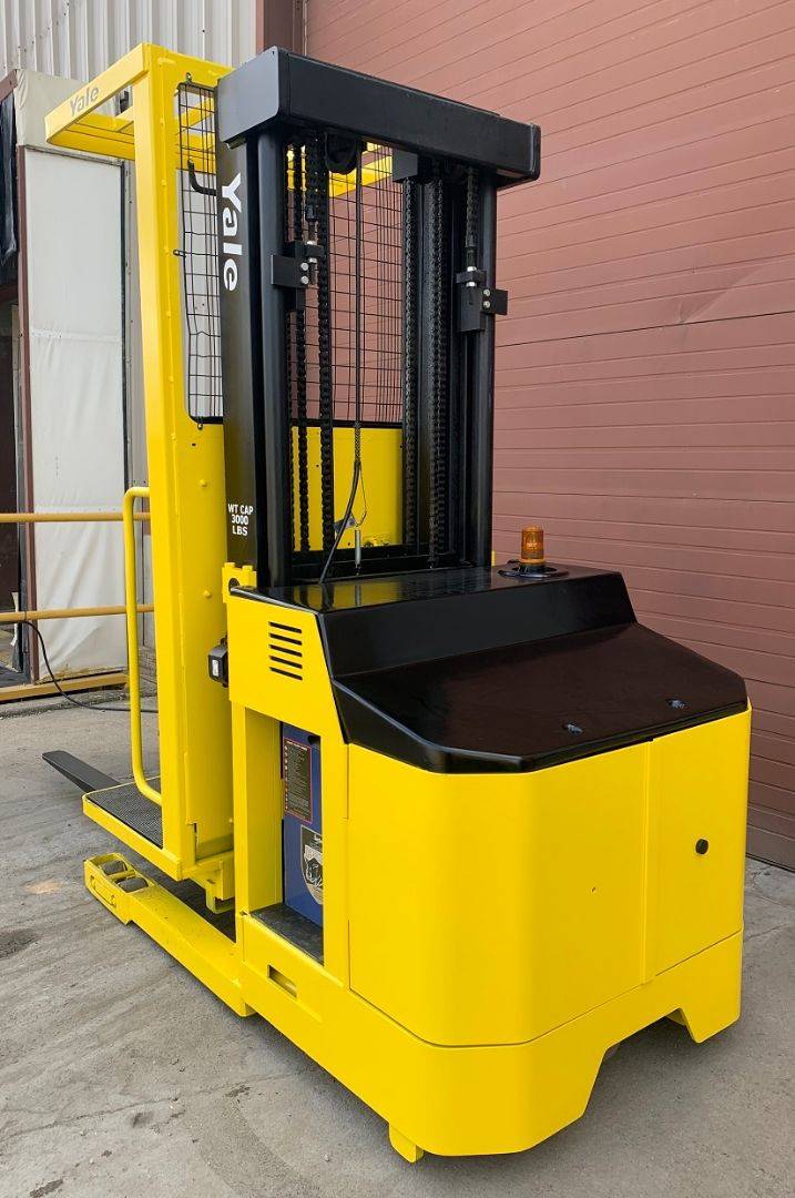 2008 Electric Yale OS030ECN24TE089 Electric Stand Up End Control (Docker)