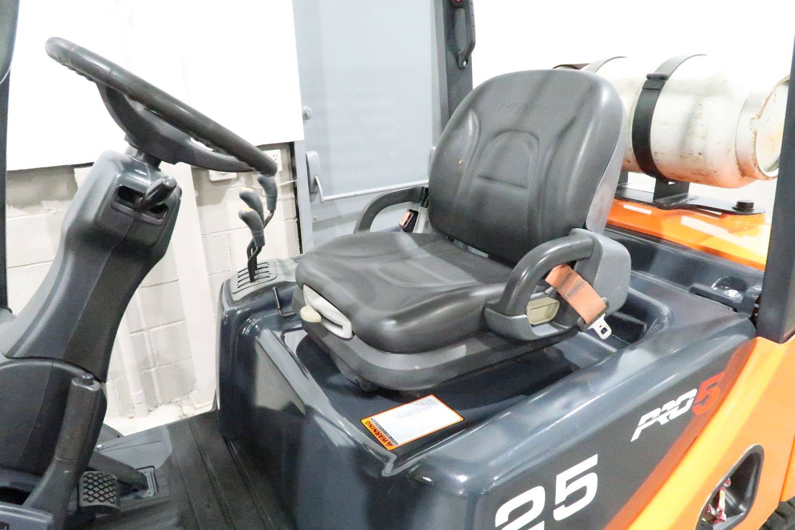 2013 Dual Fuel Doosan G25E-5 Pneumatic Tire 4 Wheel Sit Down