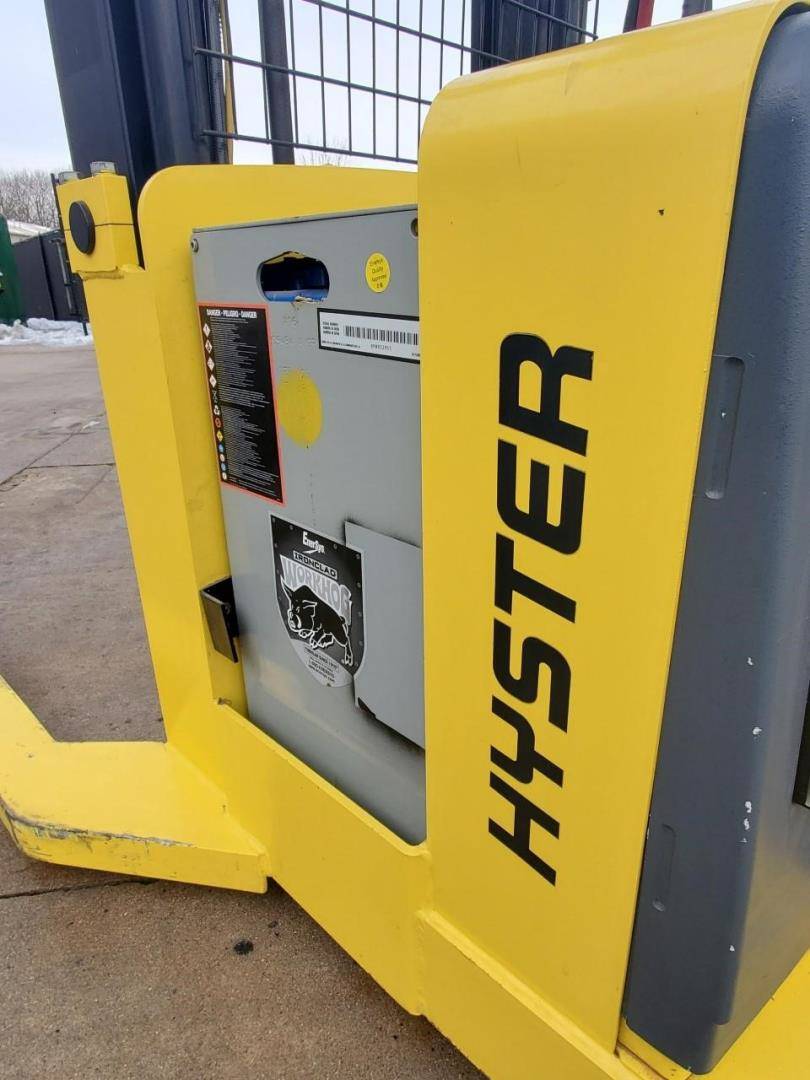 2015 Electric Hyster W30ZR Electric Walkie Straddle Stacker Reach