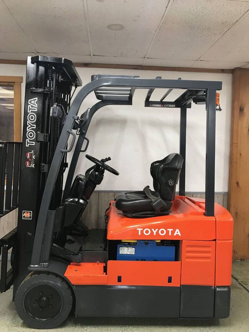 2005 Electric Toyota 7FBEU18 Electric 3 Wheel Sit Down