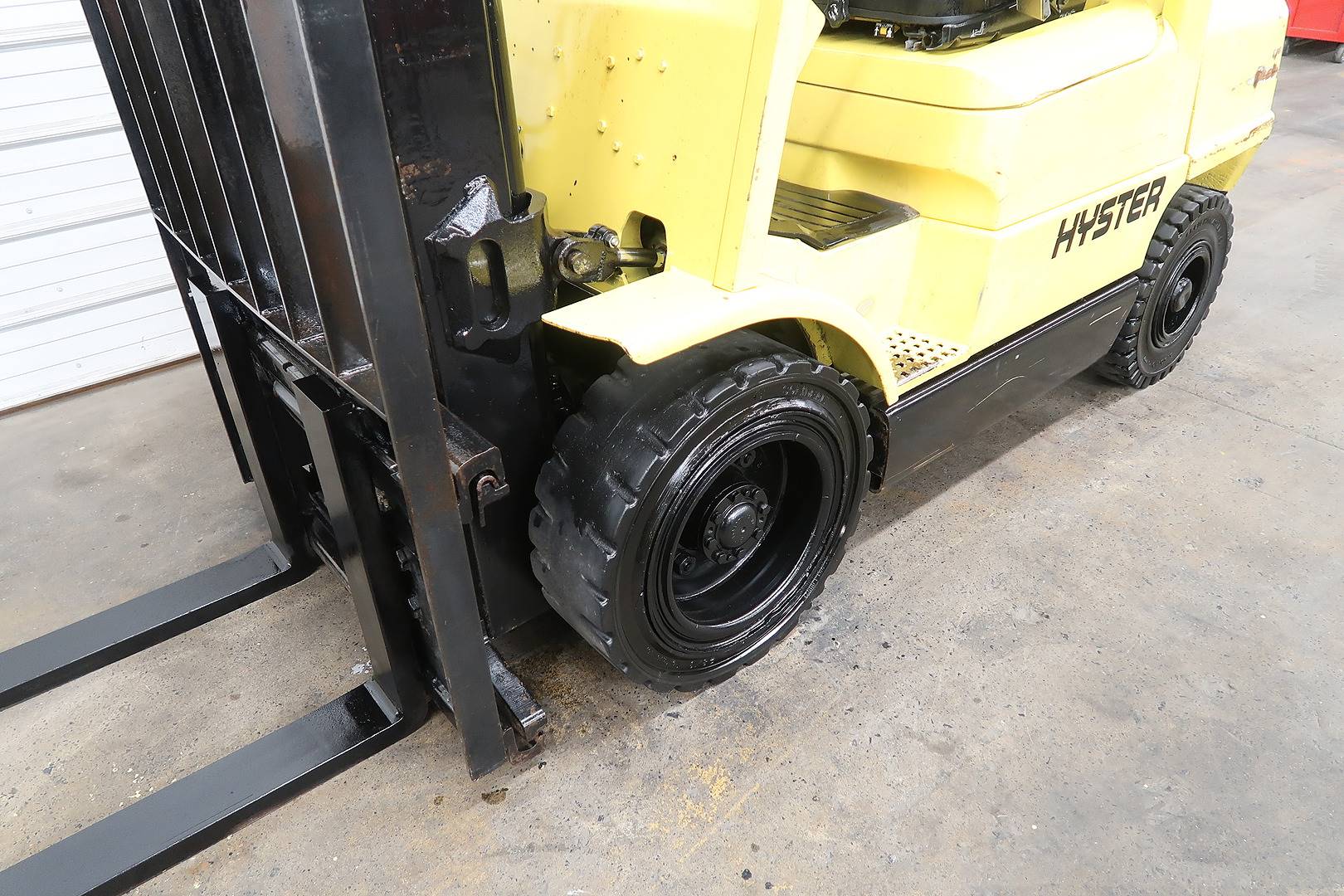 1999 LP Gas Hyster H60XM Pneumatic Tire 4 Wheel Sit Down