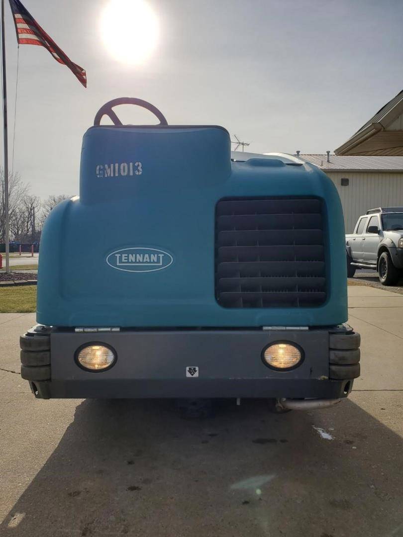 2012 LP Gas Tennant M20 Rider Sweeper/Scrubbers