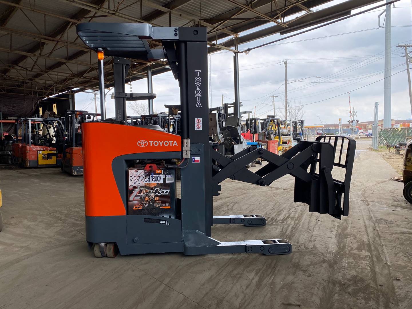 2012 Electric Toyota 8BDRU15 Electric Narrow Aisle Double Reach