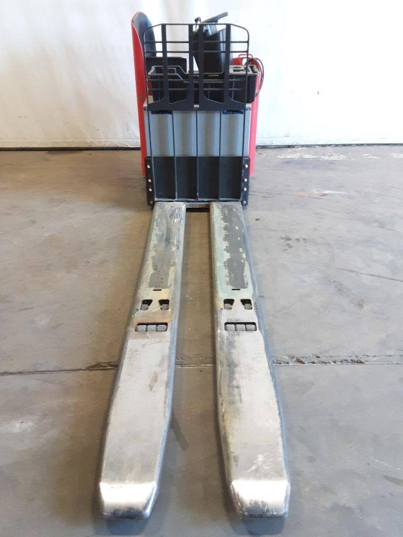 2019 Electric Raymond 8900 Electric Walkie Pallet Jack