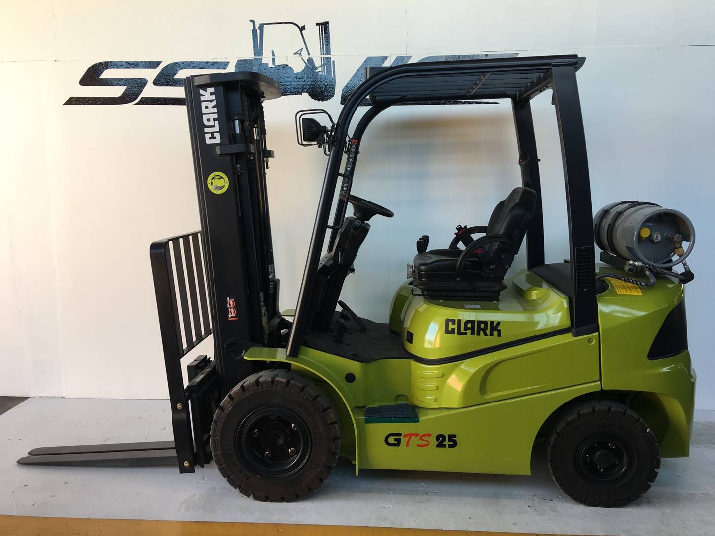 2019 LP Gas Clark GTS25 Pneumatic Tire 4 Wheel Sit Down