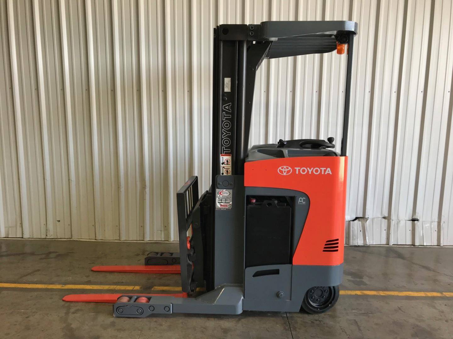 2013 Electric Toyota 8BRU18 Electric Narrow Aisle Single Reach