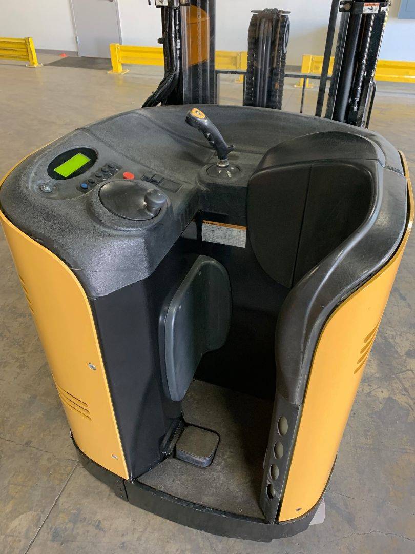 2007 Electric Cat NR4000 Electric Narrow Aisle Single Reach