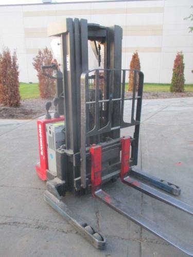2014 LP Gas Raymond Electric Walkie Straddle Stacker | Eliftruck