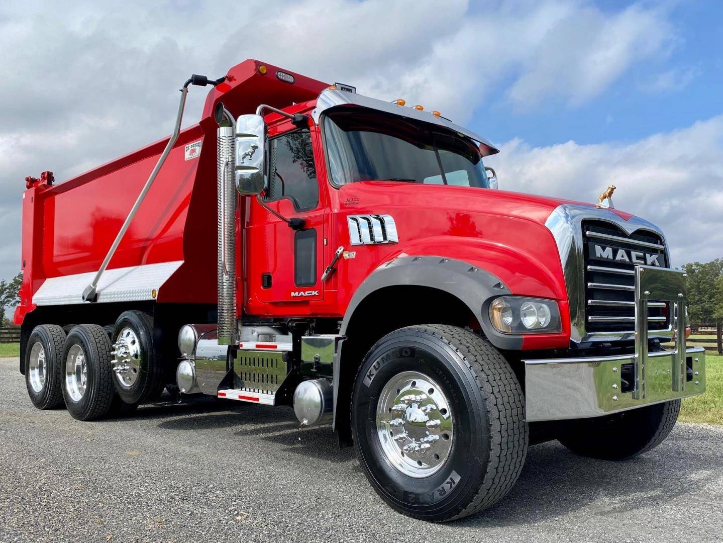 2017 Diesel Mack GRANITE GU713 Trucks and Trailers