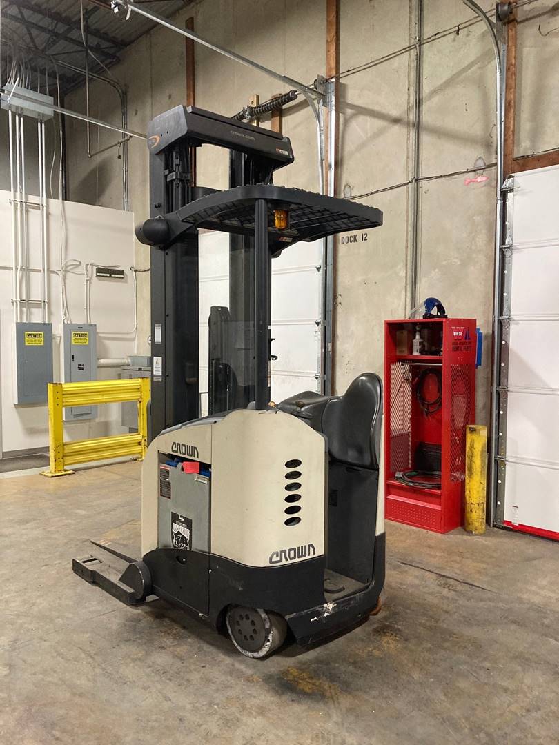 2006 Electric Crown RR5225-45 Electric Narrow Aisle Single Reach