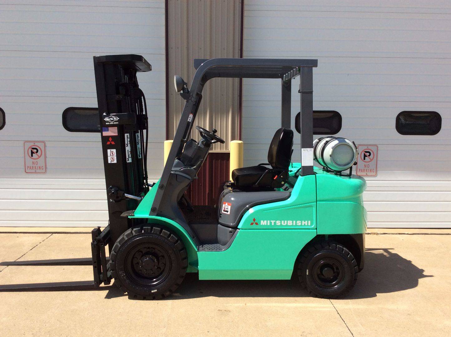 2011 LP Gas Mitsubishi FG25N Pneumatic Tire 4 Wheel Sit Down