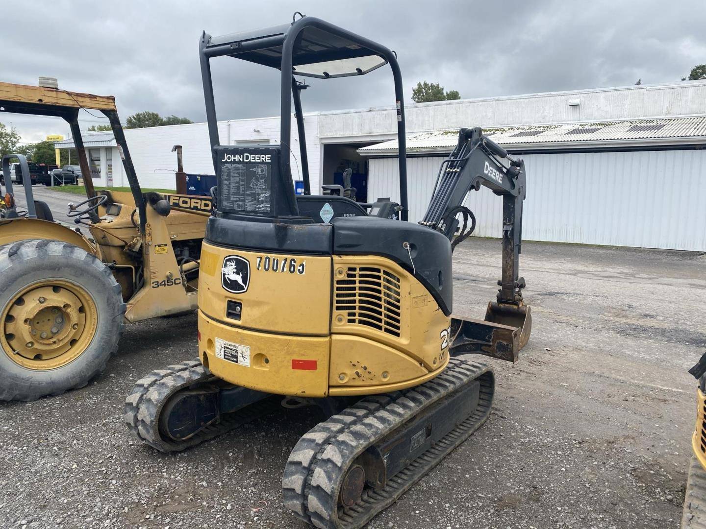 2011 John Deere 27D Earth Moving and Construction