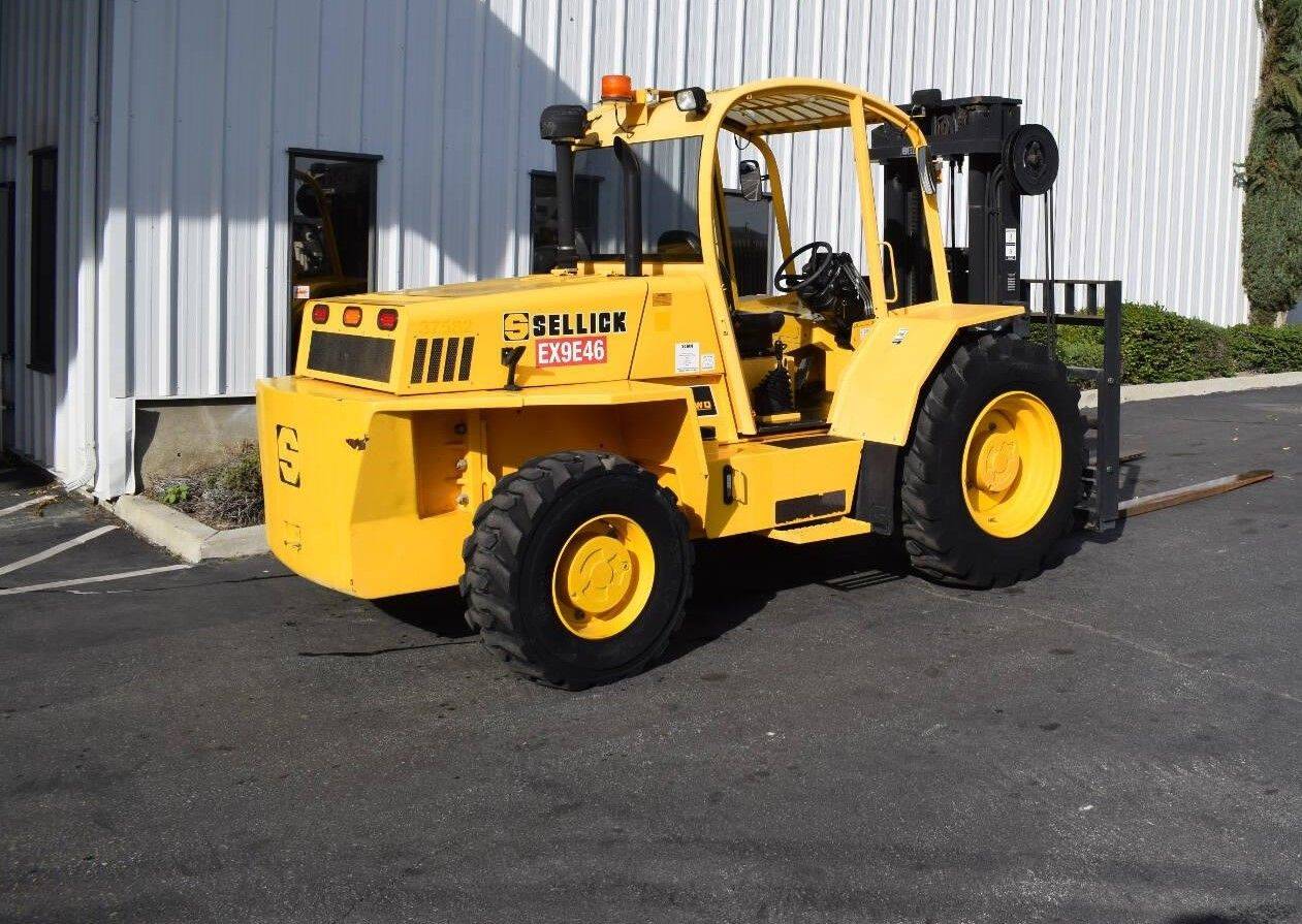 2010 Diesel Sellick S100 Rough Terrain (Vertical Mast)