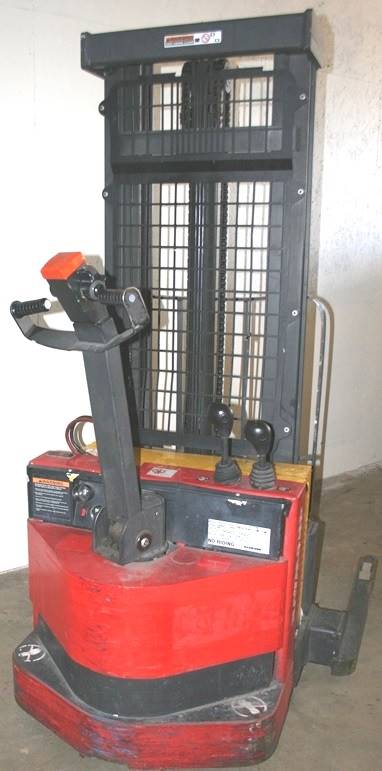 2004 Electric Raymond RSS40 Electric Walkie Straddle Stacker